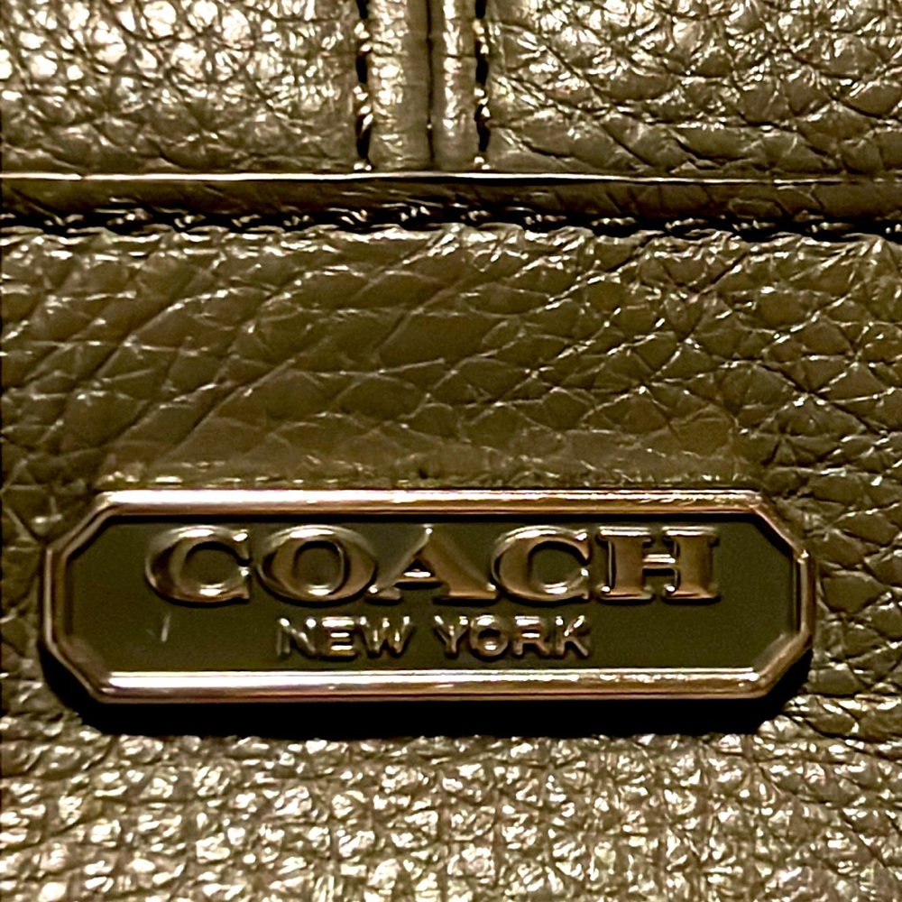 Coach Amazing Dark Forest Green Leather Purse. Euc!! - Gem